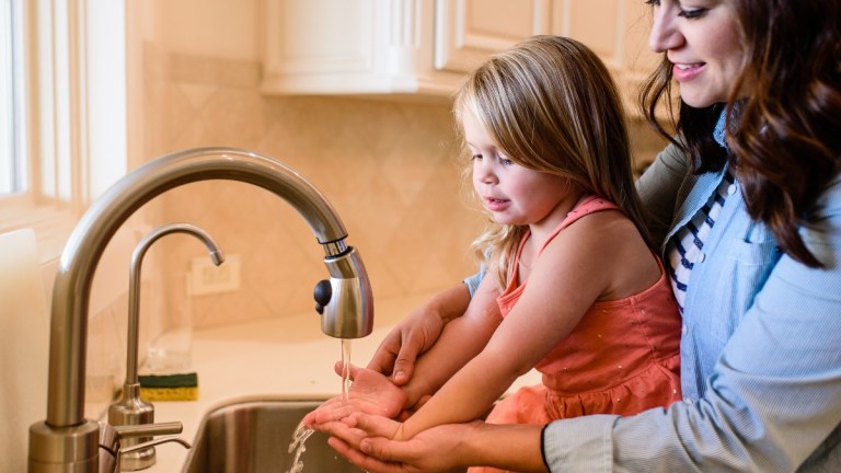 How to Treat Minor Burns in Kids Safely and Effectively - Centers ...